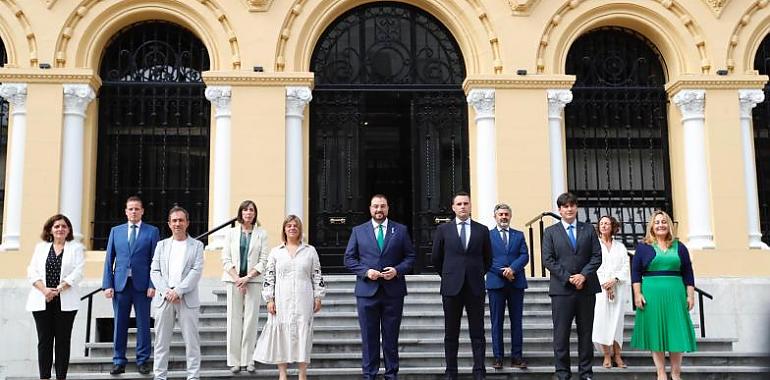 El Nuevo Ejecutivo Asturiano Tomó Ayer Posesión De Sus Cargos Asturias